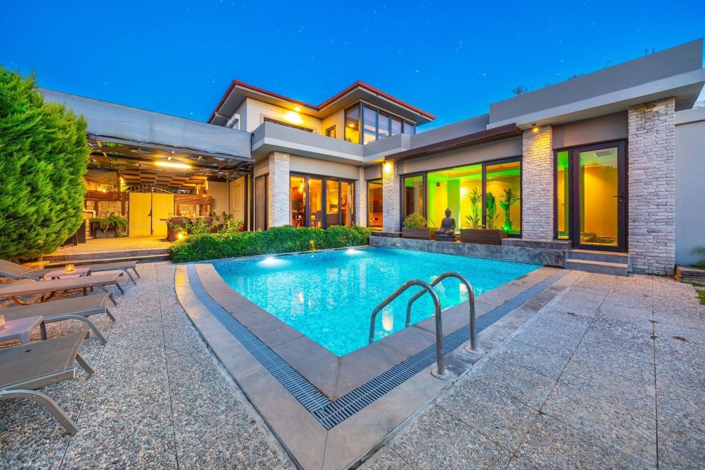 Stunning Luxury Villa in the Heart of Ovacık – Prime Location and ...